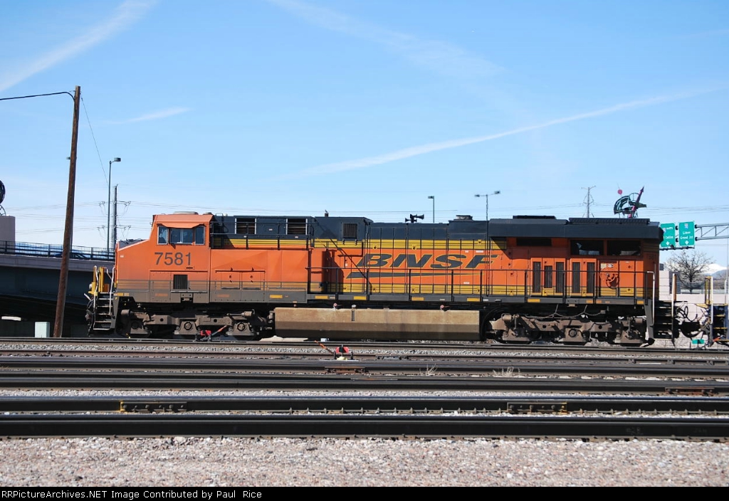 BNSF 7581